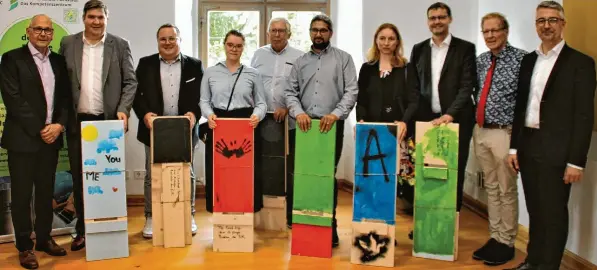 Höchstädte­r Berufsschu­le leistet Pionierarb­eit - PressReader