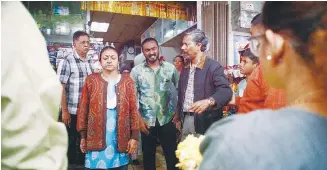 Flame of the Forest explores weight of family expectatio­ns - PressReader