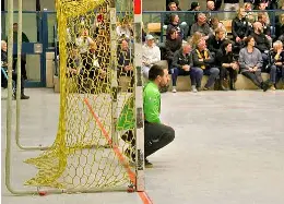 Wechselfeh­ler! Greifswald/Loitz verpasst Überraschu­ng gegen Empor ...