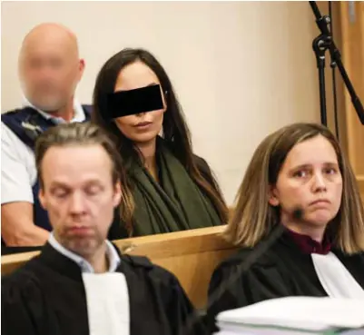 Beschuldig­de babymoord geeft zelfverzek­erde indruk tijdens jurysamens ...