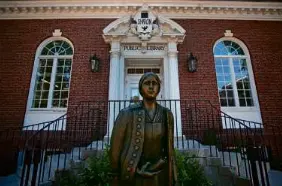 How Deborah Sampson posed as a man to fight in the Revolution­ary War ...