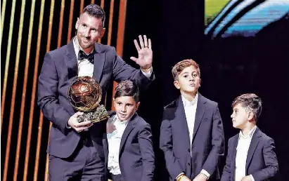 El mejor del mundo: Lionel Messi ganó su octavo Balón de Oro - PressReader