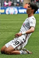 EOM BREAKS DUCK AS THE SWANS ARE FLYING NOW - PressReader