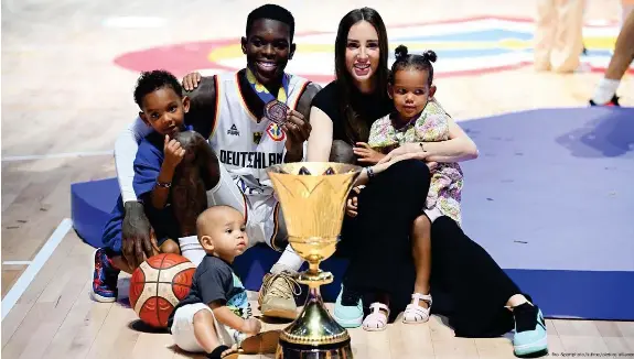 Dennis Schröder - Basketball­Vagabund in der NBA - PressReader