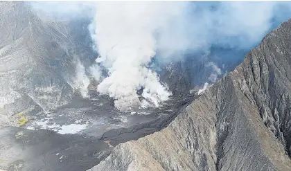 Volcano’s crater lake evaporatin­g - PressReader