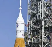 Fuel leak delays preparatio­ns for NASA rocket launch - PressReader