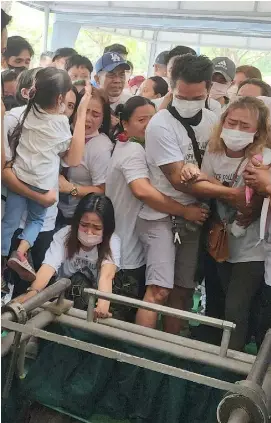 Arrested bakery robber shot dead - PressReader