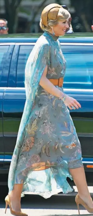 MAXIMA, GLAMOROSA, EN INDONESIA - PressReader