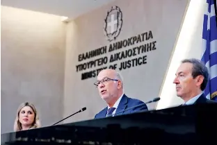«Εξίσωση» υπουργών με πολίτες - PressReader