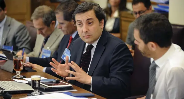 Ministra Tohá pide acelerar reforma a policías y designa a José Roa ...