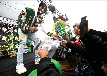 HERO’S WELCOME - PressReader