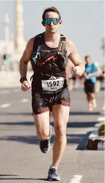 British soldier drops oars and dons trainers for 630km run across UAE ...