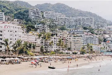 SNOWBIRDS ON THE MOVE - PressReader