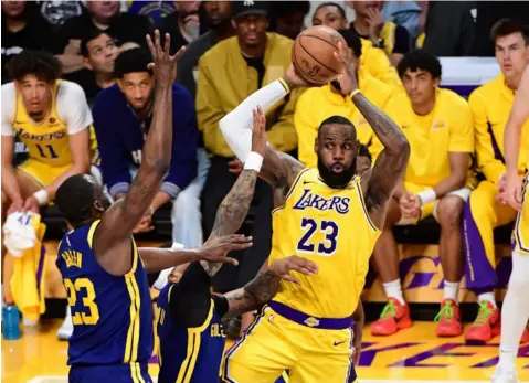 LAKERS UMABANTE SA PLAYOFFS - PressReader