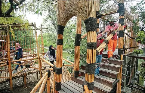 Liburan Usai, Langsung Rehab Jembatan - PressReader