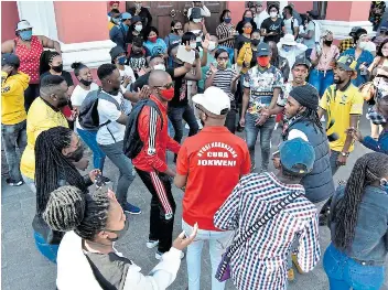 Desperate WSU students protest, put their case to deputy minister ...