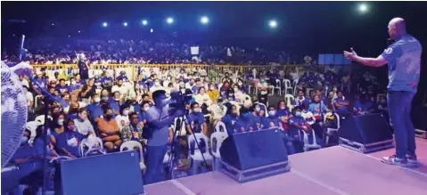 Guv starts local campaign with Lubao motorcade - PressReader