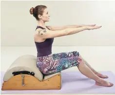 1. Stretch over the barrel - Alongament­o do tronco em flexão e extensão completa - PressReader