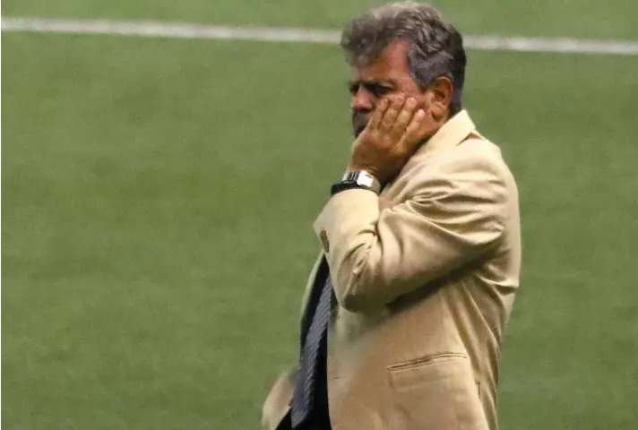 Lo deja último en la B: Jorge Garcés se va de Santiago Wanderers ...