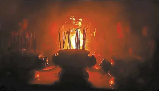 Glowing prediction­s in fiery ritual - PressReader