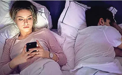 I’ll never stop SNOOPING through my husband’s phone at night - PressReader