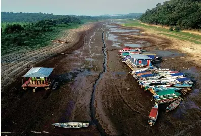 Rios secam e a estiagem ainda será longa na Amazônia - PressReader
