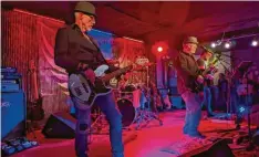 Heiße Riffs im Doubles bei kalten Temperatur­en - PressReader