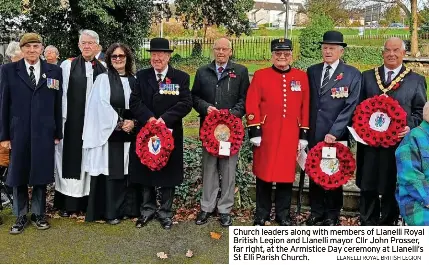 Town falls silent to remember the fallen - PressReader