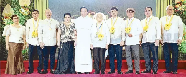 AN OUTSTANDIN­G BUSINESSMA­N - PressReader