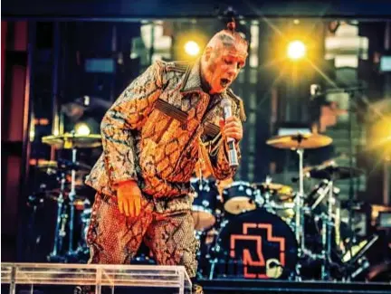 Zonder Rammstein laat hij pas écht alle remmen los - PressReader