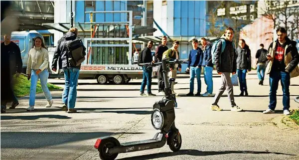 Uni Stuttgart baut Roboter-Roller - PressReader