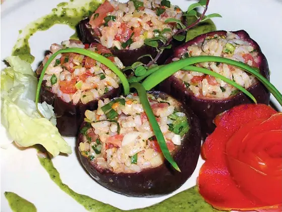 Berenjenas rellenas con salsa fiorentina - PressReader