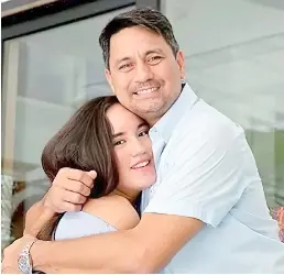 SHOWBIZ ‘DADDY’S GIRLS’ PAY TRIBUTE TO THEIR POP - PressReader