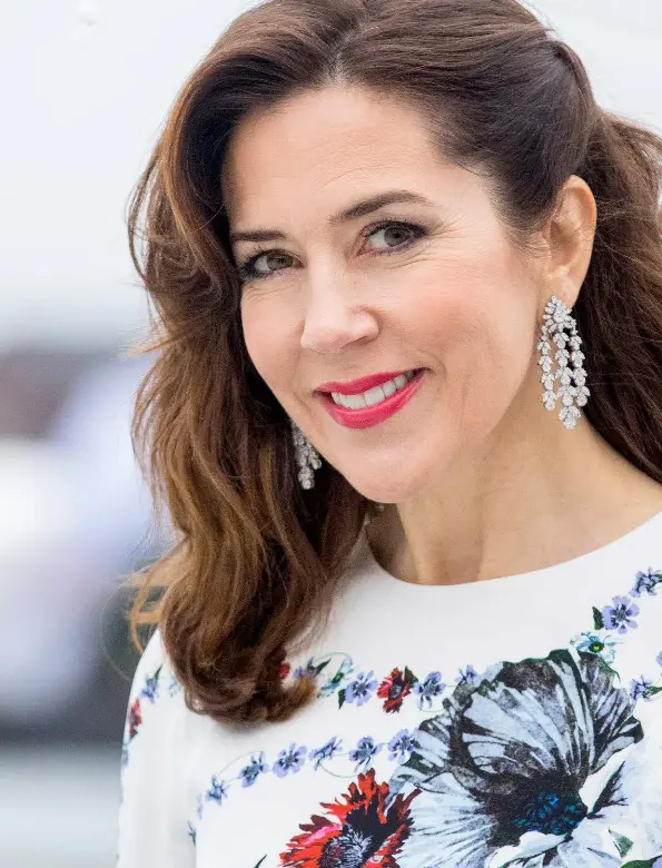 CROWN PRINCESS MARY: - PressReader