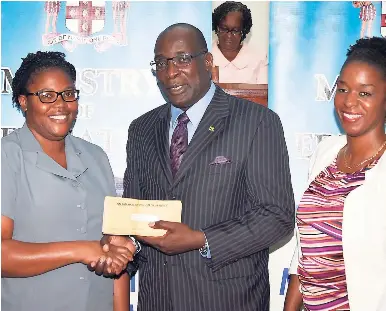 Gov’t awards STEM student teachers 440 scholarshi­ps - PressReader