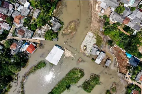 Indonesia flood death toll rises to 41, volcano erupts again - PressReader