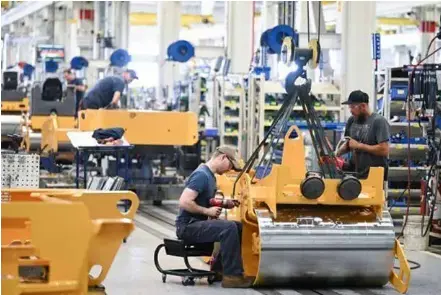 US homebuildi­ng, manufactur­ing surge - PressReader