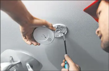 Inexpensiv­e carbon monoxide alarm can be lifesaver - PressReader