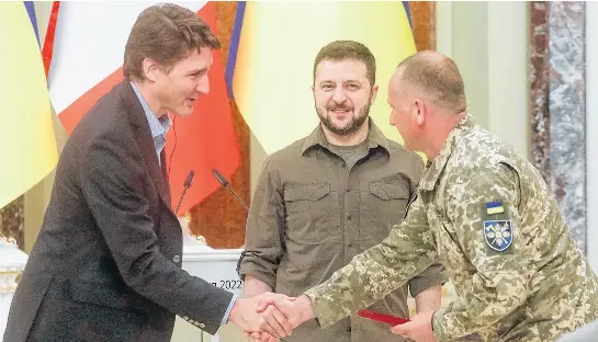 Trudeau announces new weapons for Ukraine during visit to Kyiv ...