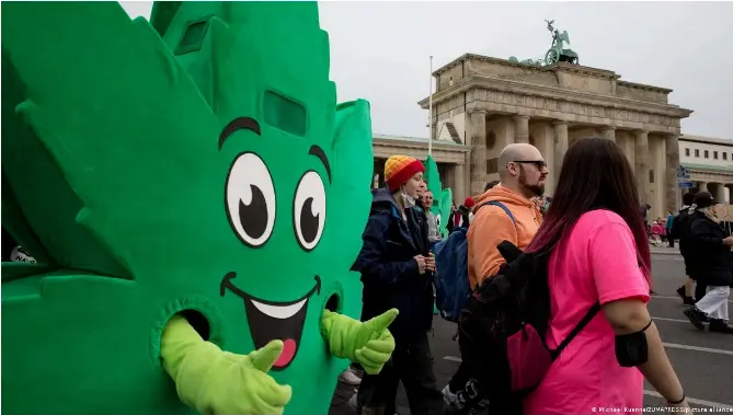 Germany will legalize cannabis - but nobody knows when | Deutsche Welle ...