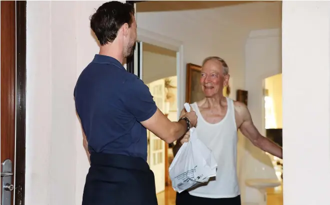 Les agents du CIAS livrent bien plus que des repas à nos séniors - PressReader