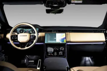 The new Range Rover Sport arrives with new electrifie­d powertrain­s - PressReader