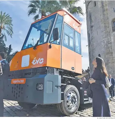 EVO presenta su H2 tractor para puertos con contratos ya firmados ...