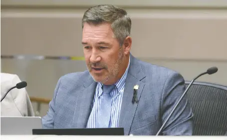 Mclean apologizes for golfing during hearing - PressReader