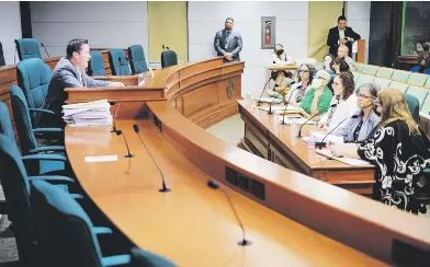 Gobernador insiste en que falta “un balance” - PressReader