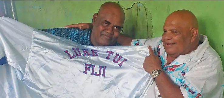 Ex-Champ’s Boxing Robe Returned to His Family - PressReader