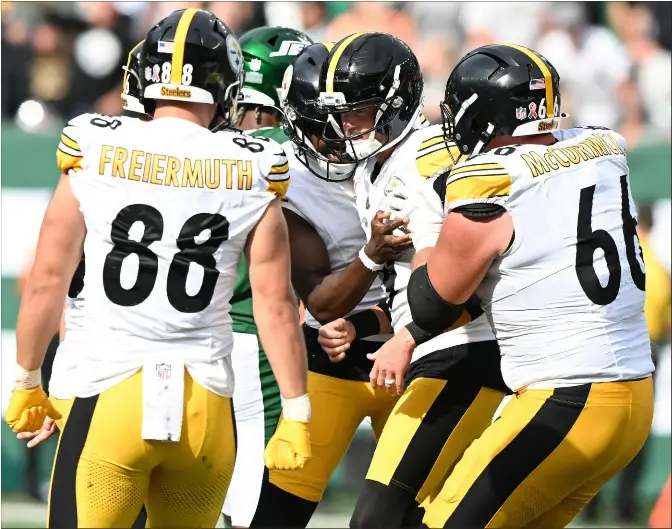 ON THE RIGHT FOOT Led by a veteran QB, the ‘new Steelers’ spark win ...