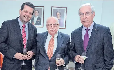 FESTEJO EN GUAYAQUIL - PressReader