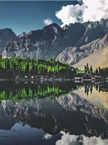 PRETTY PEAKS STAND TALL IN SCENIC SKARDU - PressReader