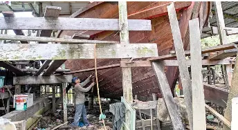 Terengganu craftsman preserves traditiona­l boatbuildi­ng - PressReader